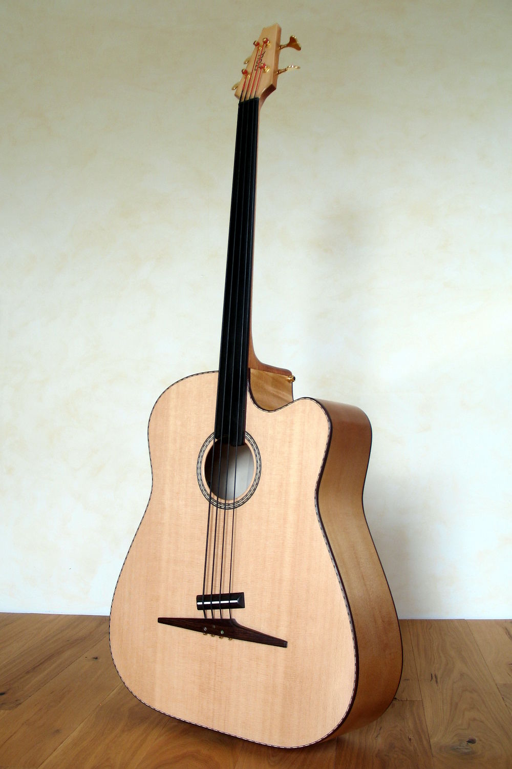 Akustikbass Akustik Bass, 4-5-6-Saiter - Gitarrenbauer