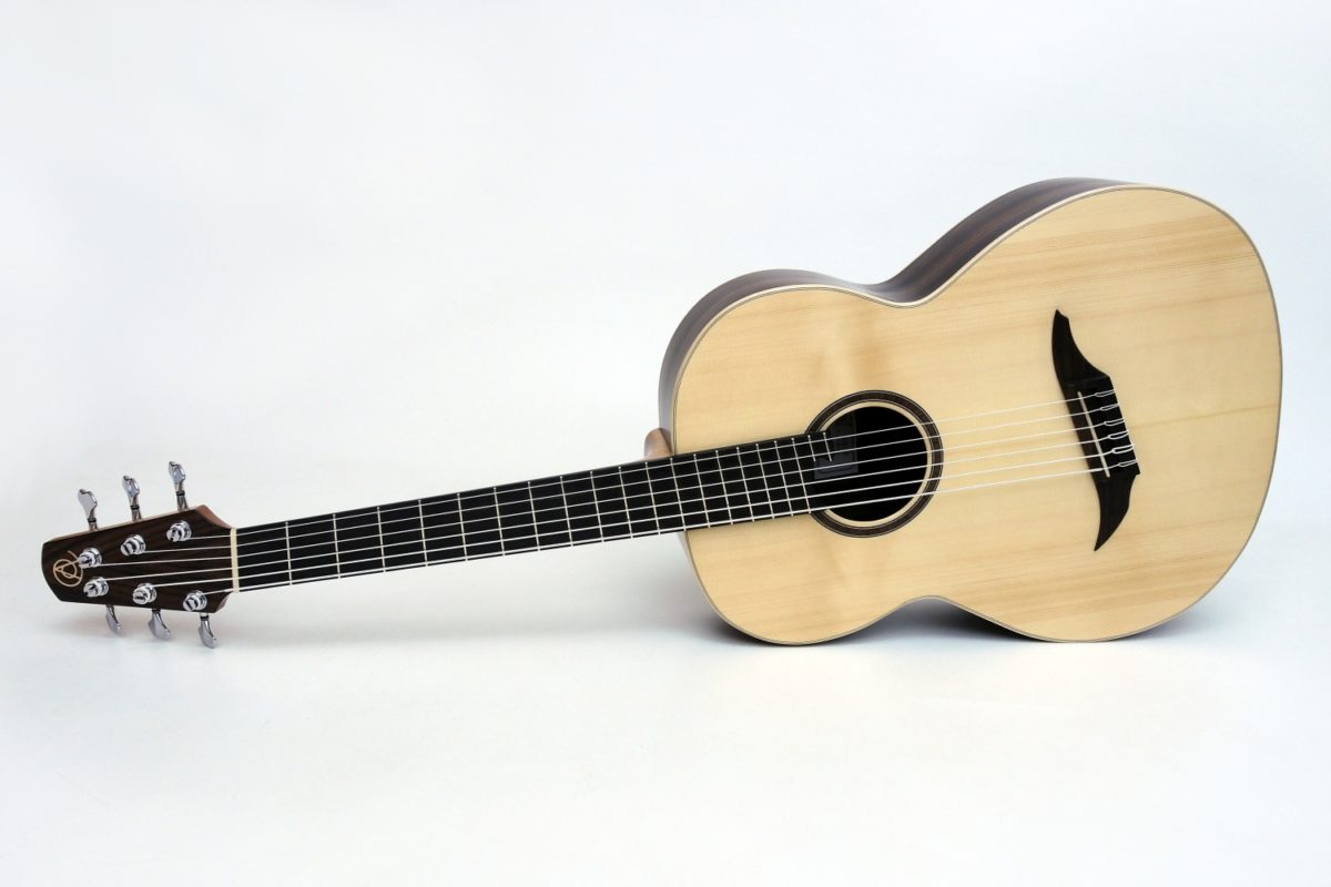 6-string Classic Acoustic Bass, 75 cm Scale, Fanned Frets, Breavel