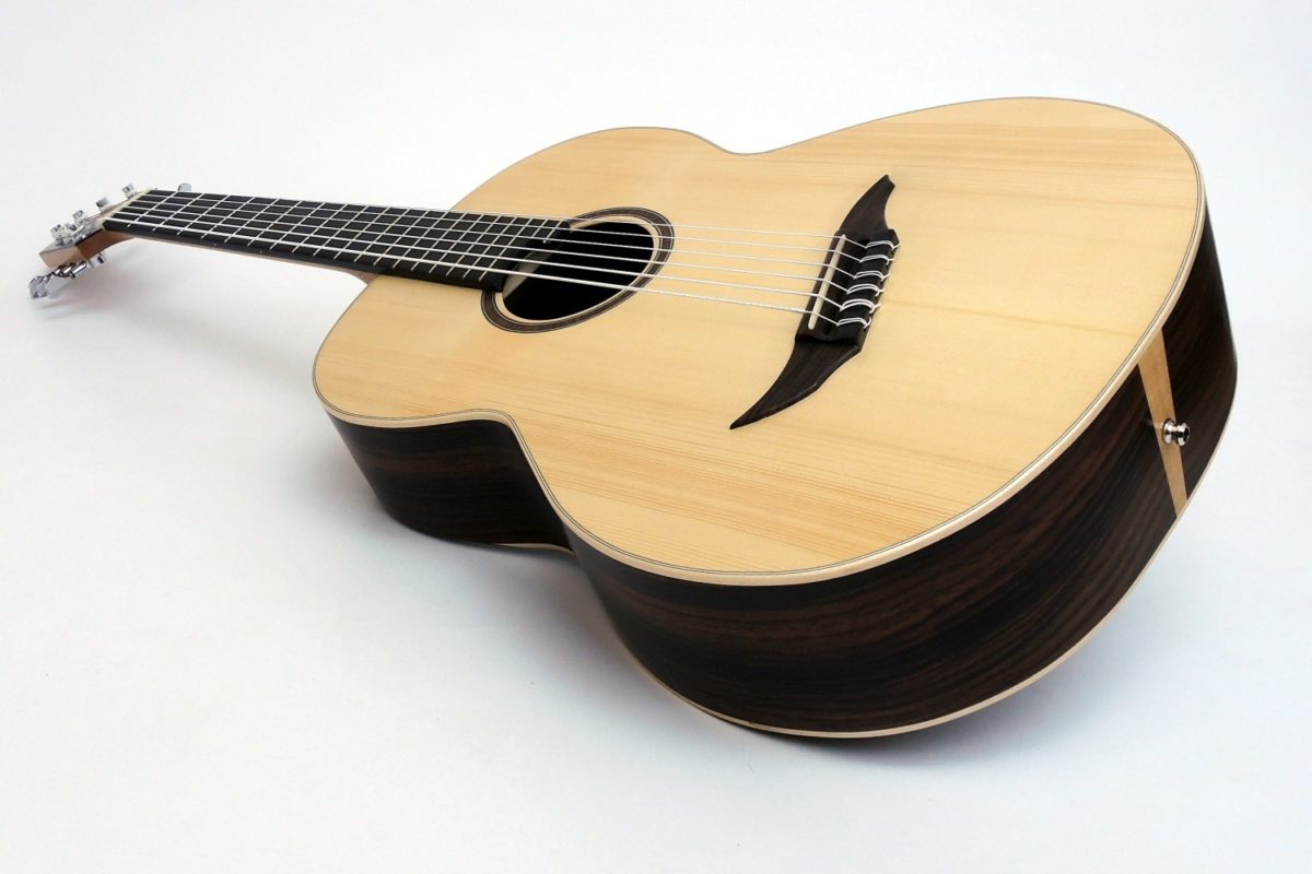 6-string Classic Acoustic Bass, 75 cm Scale, Fanned Frets, Breavel