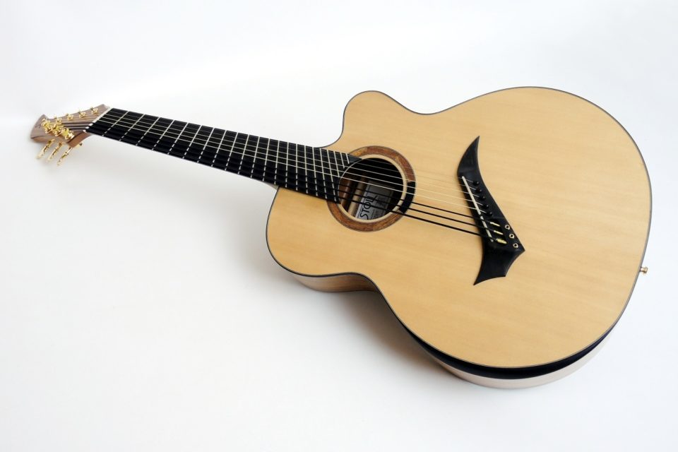 Hybrid 8-String Guitar 3 Basss 5 Steel Strings Stoll Guitars