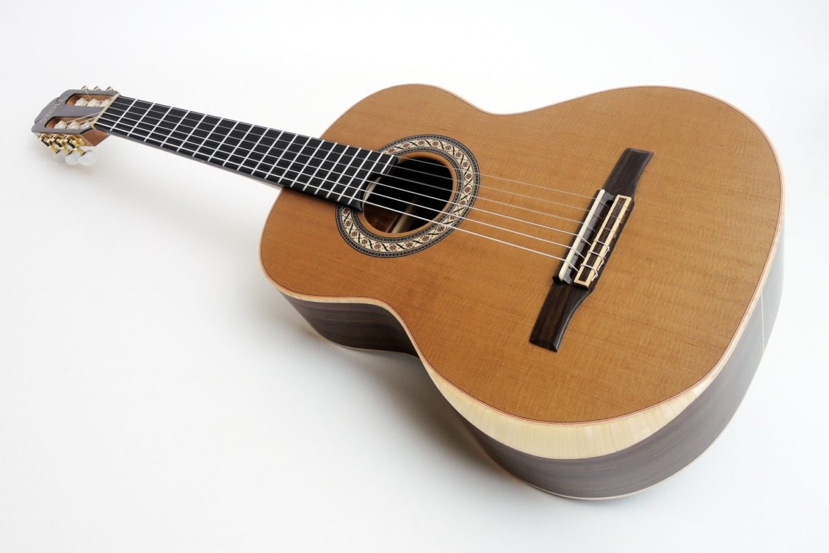 Small Classical Guitar with Bevel, 580 mm Scale Length - Stoll Guitars